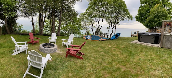 Bayfield Beachfront, Cottage With Hot Tub - Bayfield