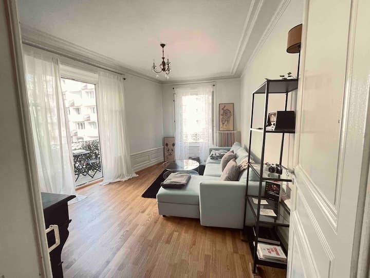 Grand Studio Style Ancien Centre Ville De Lausanne - Lausanne