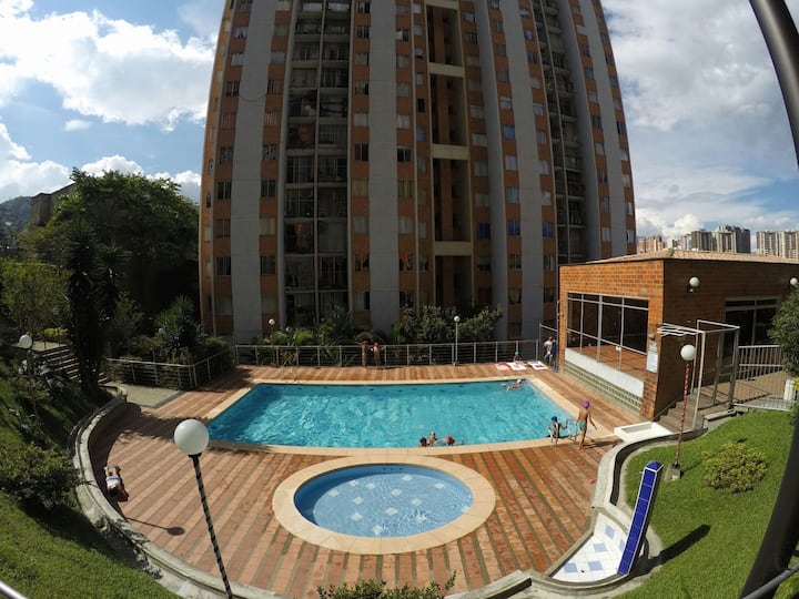 Apartamento Amoblado Medellin + Parqueadero - Medellín