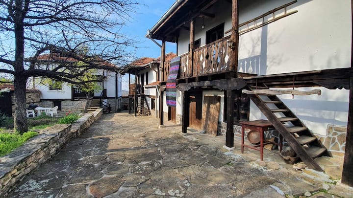 Renaissance  Guest House
      БЕЛИТЕ МАНАСТИРИ - Lukovit