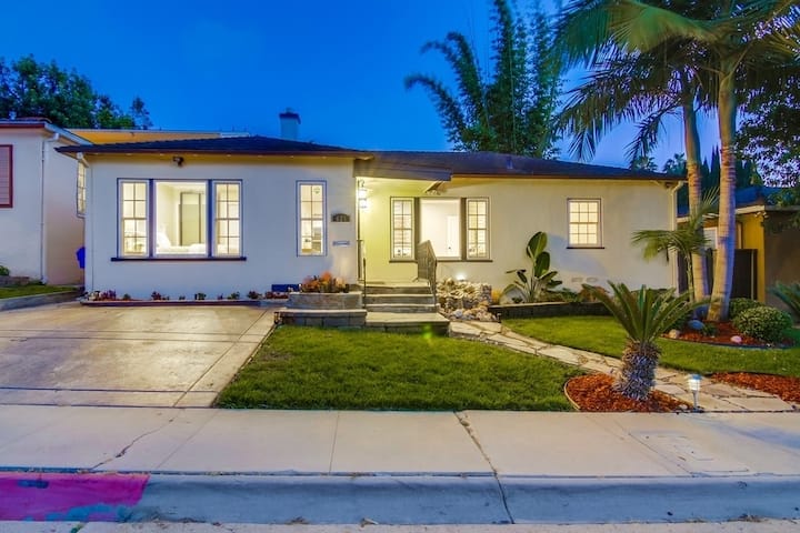 🌟Best Location🌟 4br/2ba - Walk To Little Italy 🇮🇹 - Coronado Island, CA