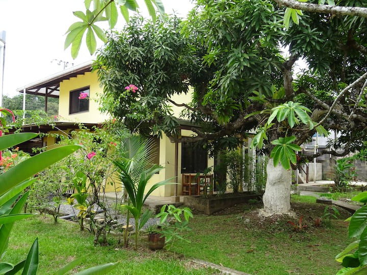 Sunny Escape. Puerto Viejo Center - 