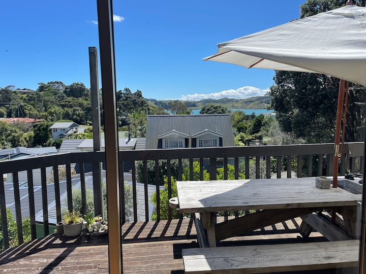 Sunny, Seaview & Spacious-4 Bd/2bath/2living - Raglan