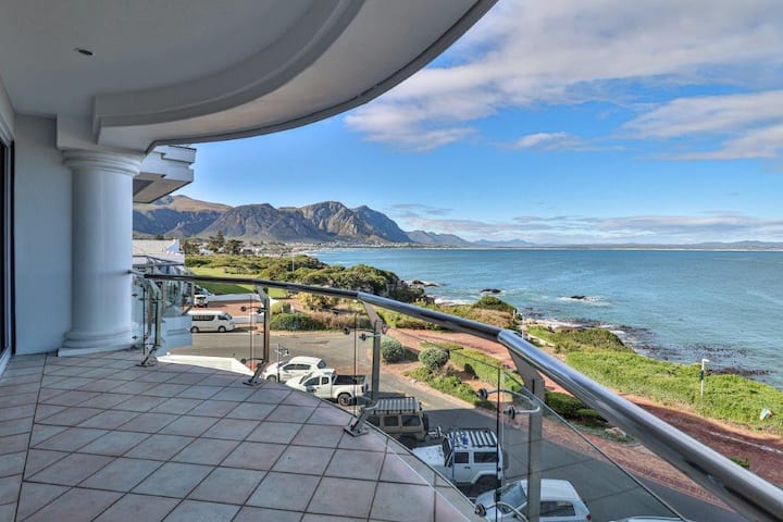 Ocean Rhythm Sea-front Apartment On The Cliff Path - Hermanus