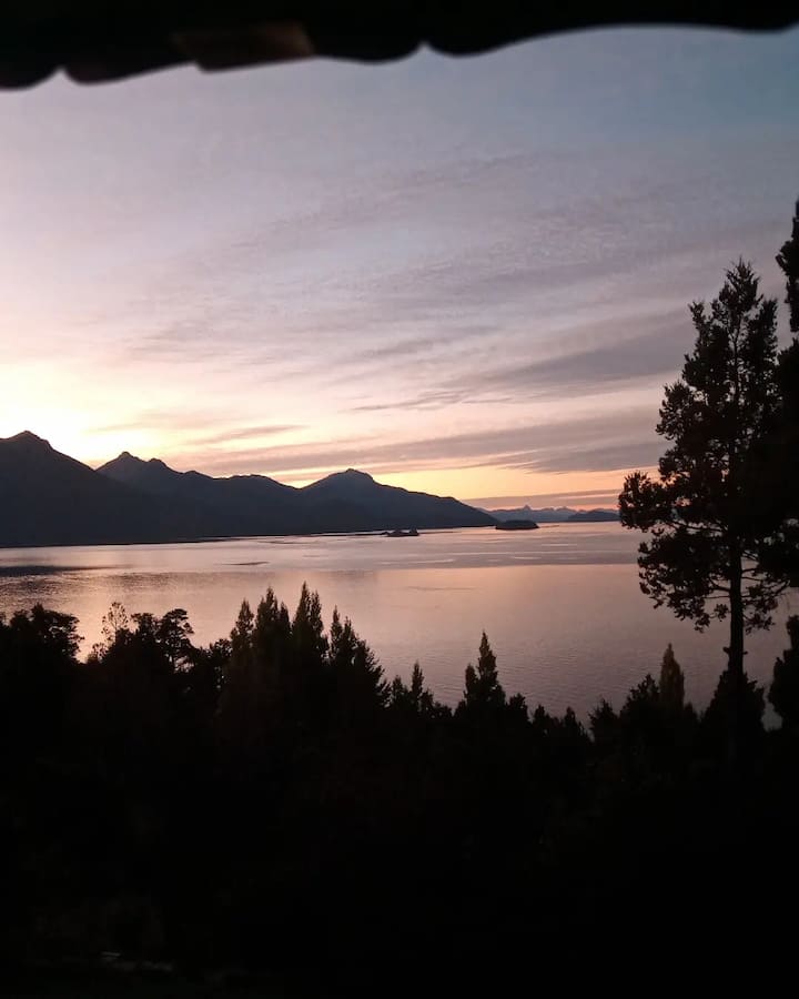 Cabaña Rústica Con Excelente Vista Al Lago - Argentina