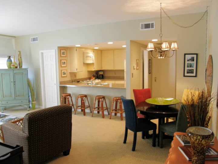 Charming Carriage House In Historic District - Savannah, GA