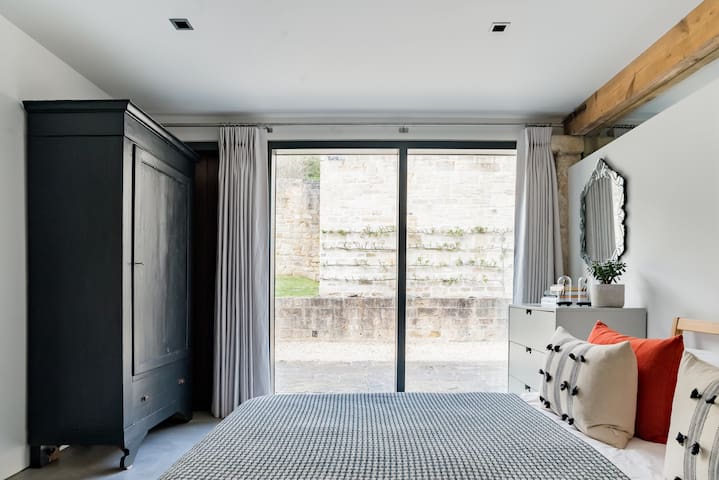 Holiday Lets, Homes, Experiences & Places - Airbnb