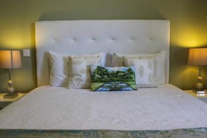 Rooftop Canavial Terrace-view&free Park@heart City - Funchal