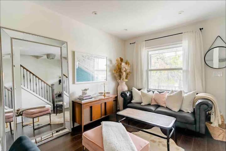 Boho Getaway In Toronto’s Upper Junction - Toronto