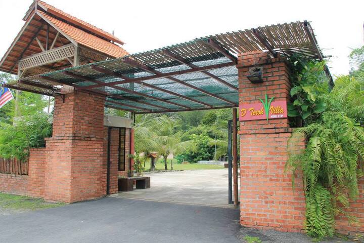 D'teroh Villa Guesthouse (Blok Suadamai-3) - ベントン