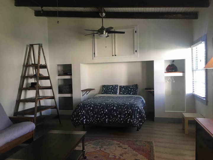 Private Uptown Guesthouse - New Orleans, LA