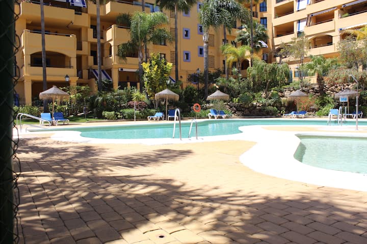 3 Bed Modern Apartment Near Beach, Bars & Rest - Marbella
