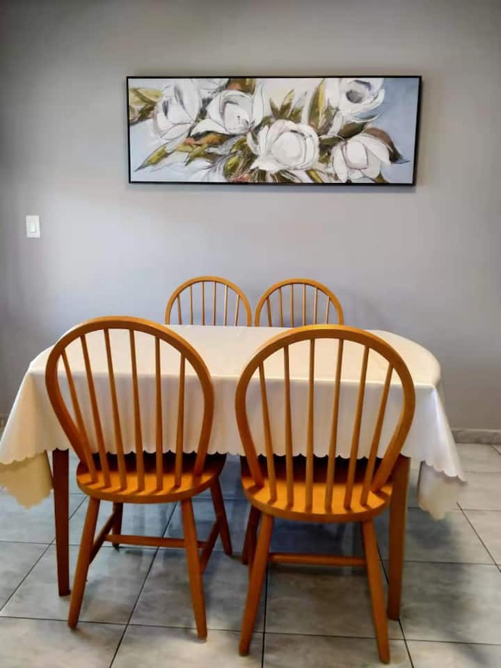 Friendly Room B, Tv With Netflix - Richmond Hill