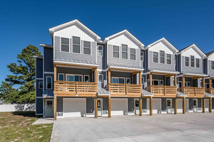Dog Friendly | King Master | Sleeps 6 (T7) - Kill Devil Hills, NC