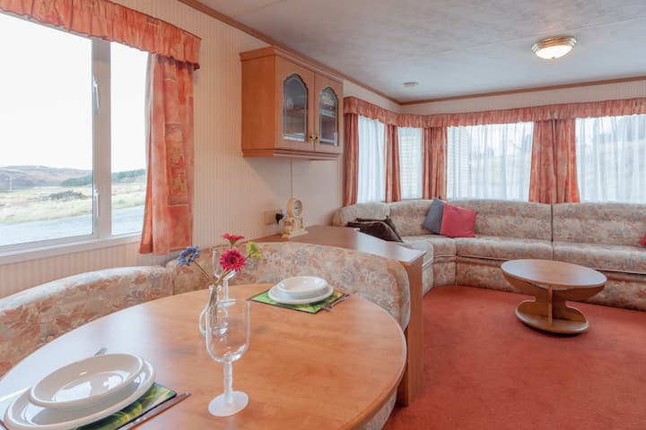 Comfortable 2 bed caravan sleeps 4. - Guesthouses for Rent in Near ...