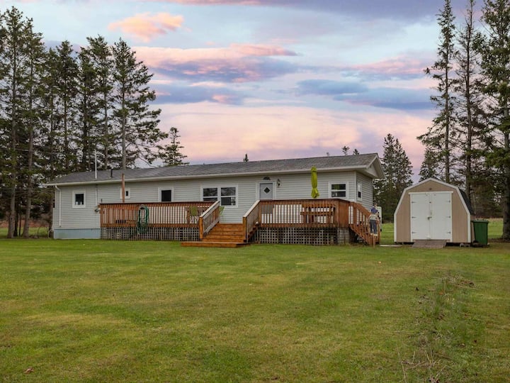 South Shore Pei Cottage - Cornwall, PE, Canada
