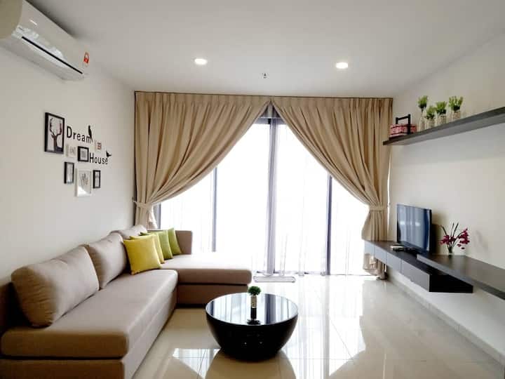 Dream Homes @ I-city (Wifi, Tv Box And 1 Carpark) - Shah Alam