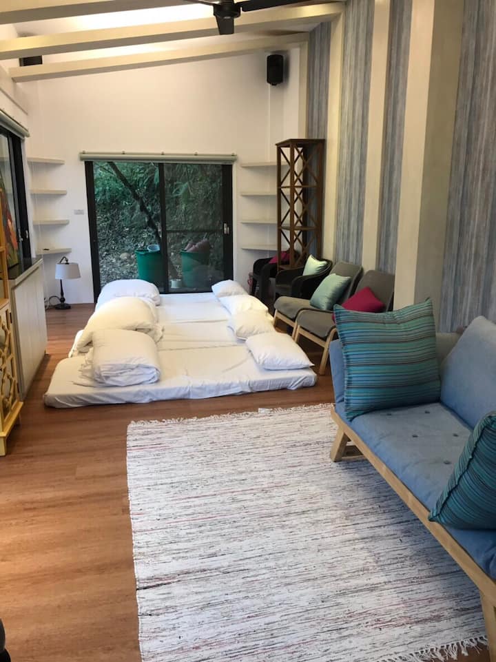 Happiness Homestay/竹山忘憂天空-room忘憂小境/4 People Room - 林內鄉