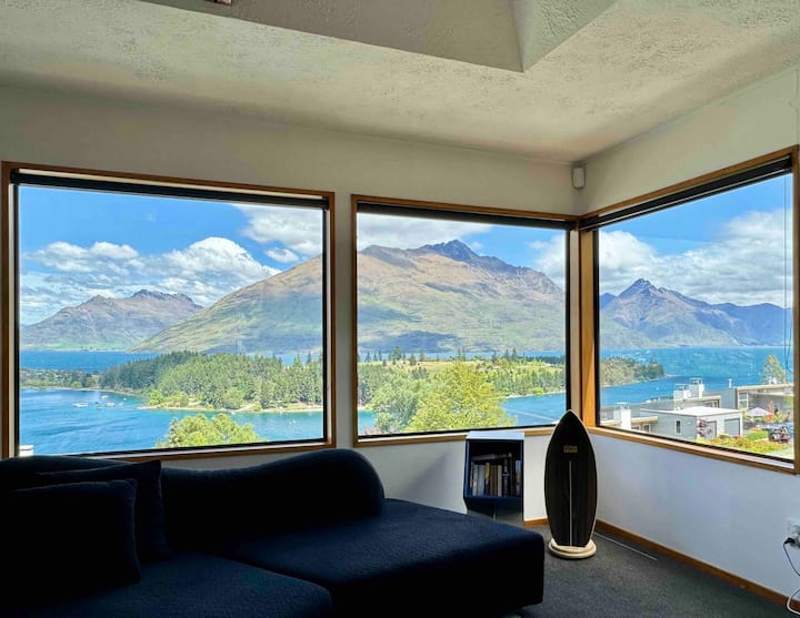 Stunning Lake View Charming House - Walk To Town - Queenstown
