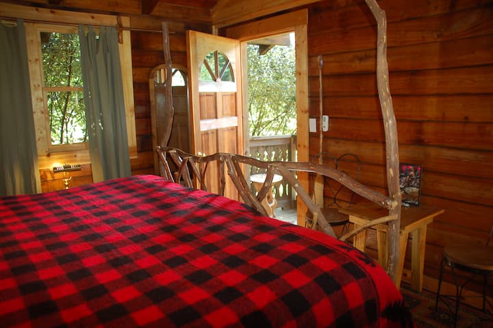 Hot Tub,horses,king Bed,hiking,river,breakfast - Cosby, TN