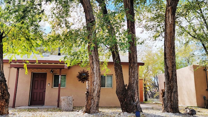 4th St Retreat Charming 1 Bdrm Near Balloon Fiesta - Rio Rancho, NM