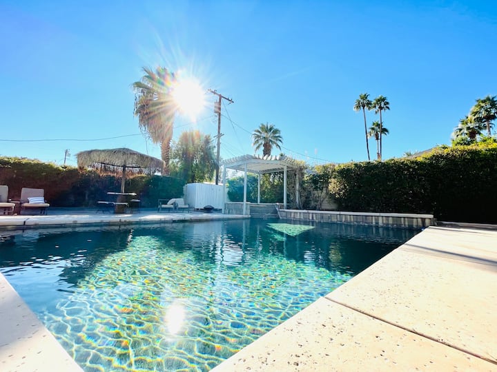 Studio Pool & Best Location - Palm Desert, CA