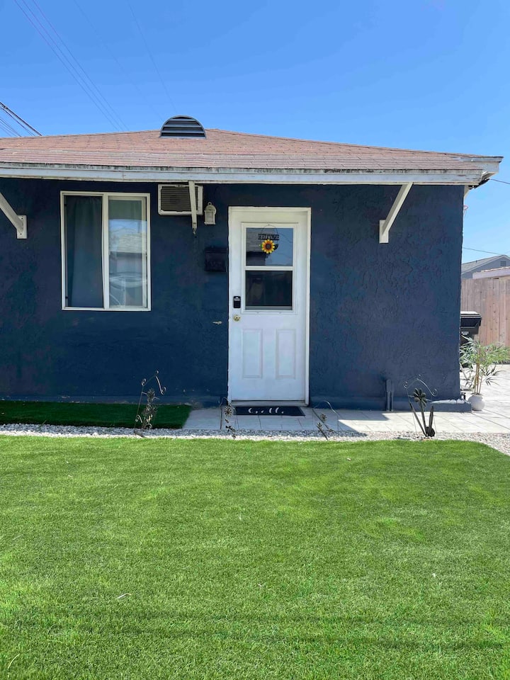 Private Mini Studio W/kitchenette & Parking - Cerritos