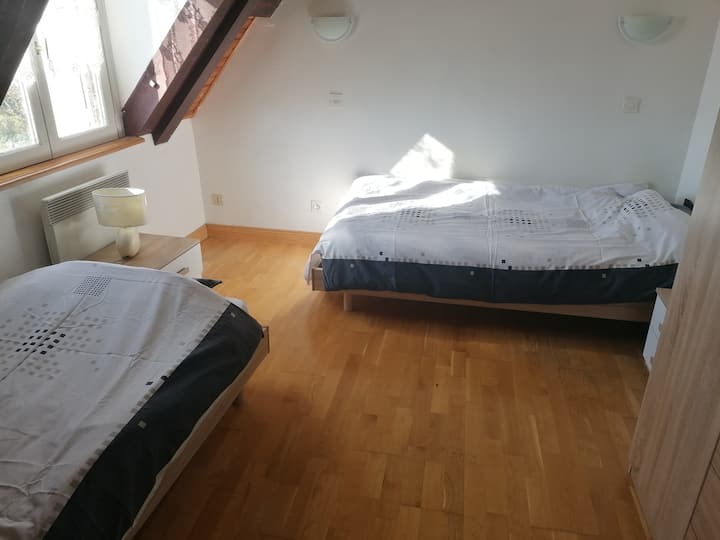 Chambre Privée 1 Dans Jolie Maison De Ville - Gien