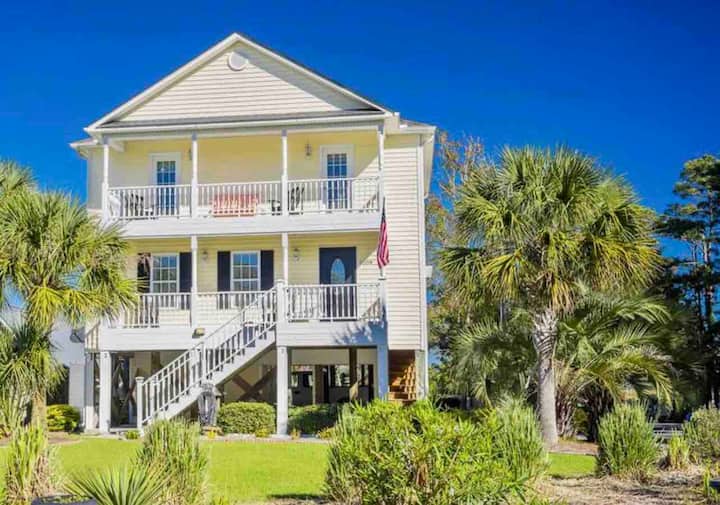 Icw Views! Linens/kayaks/bikes Included. - Oak Island, NC