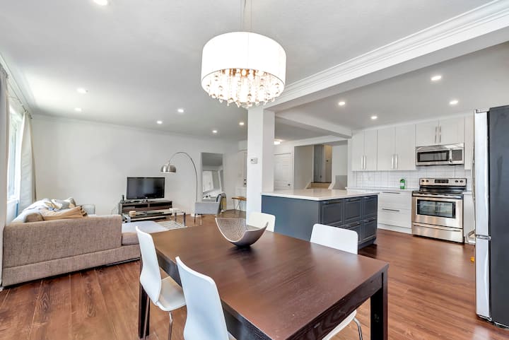 The Hamilton Mountain Suite - Hamilton