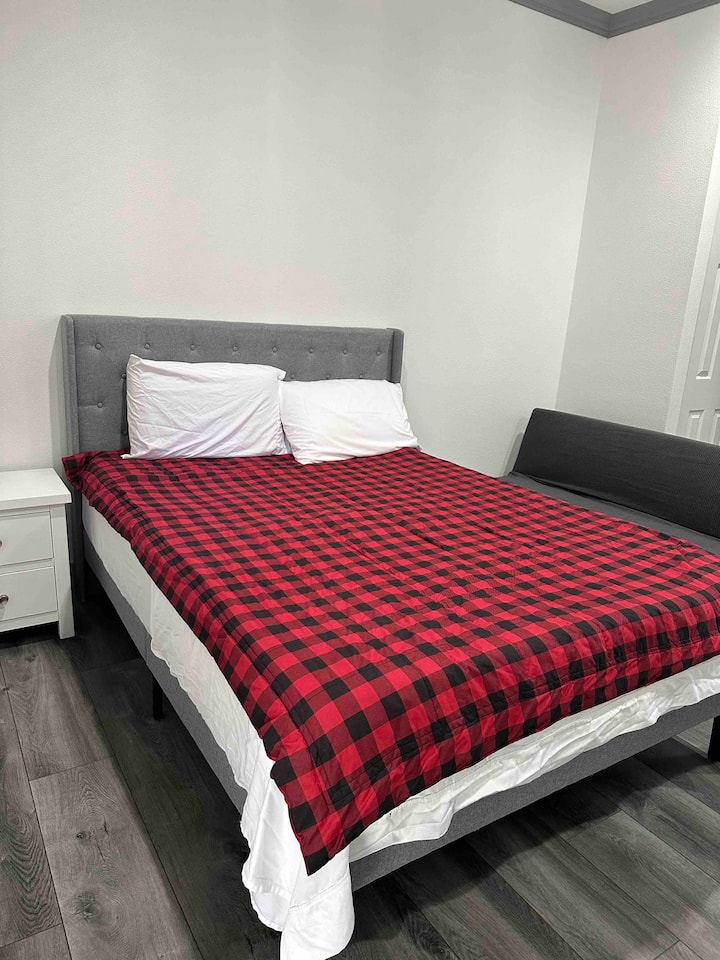 New Studio Afull Bath/kitchen/laundry/free Parking - San Pedro Square - San Jose