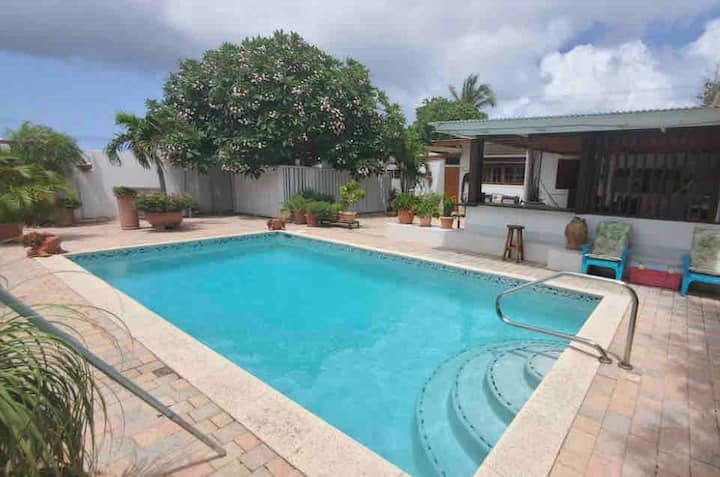 Aman Guest House With Swimming Pool - Aruba