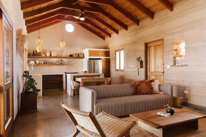 A Desert Oasis, Huge Saltwater Pool & Ocean Views - Todos Santos