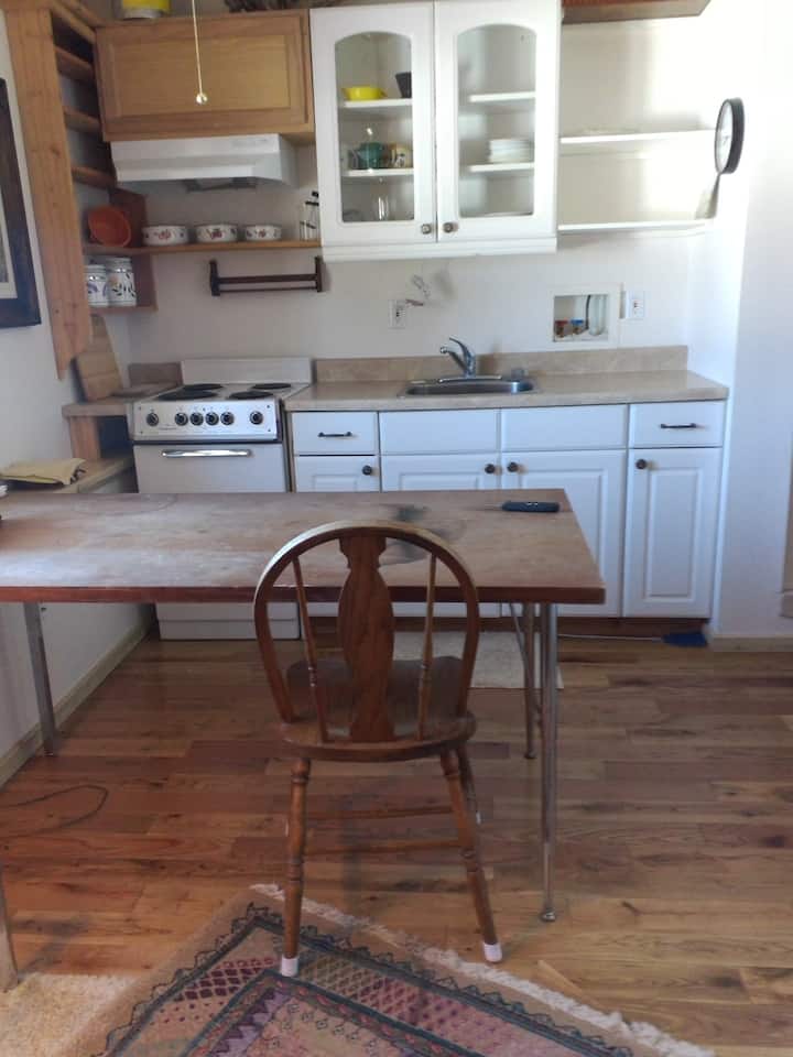 Rural Columbia Falls Studio Apartment - Montana