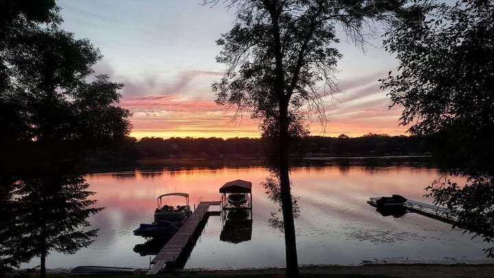Charming Cabin Getaway Just 1 Hour From Mpls! - Clear Lake, MN