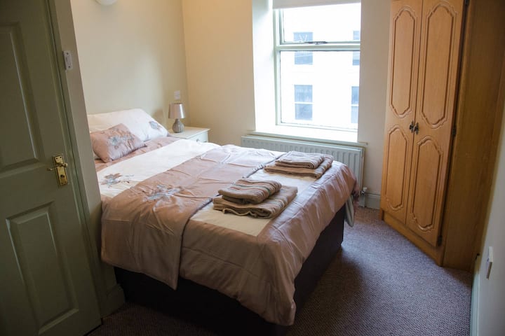 Double Room 4 @ Downtown Accomodation - New Ross