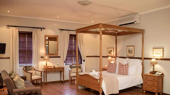 Beaufort Manor- Self Catering Cottage - Beaufort West