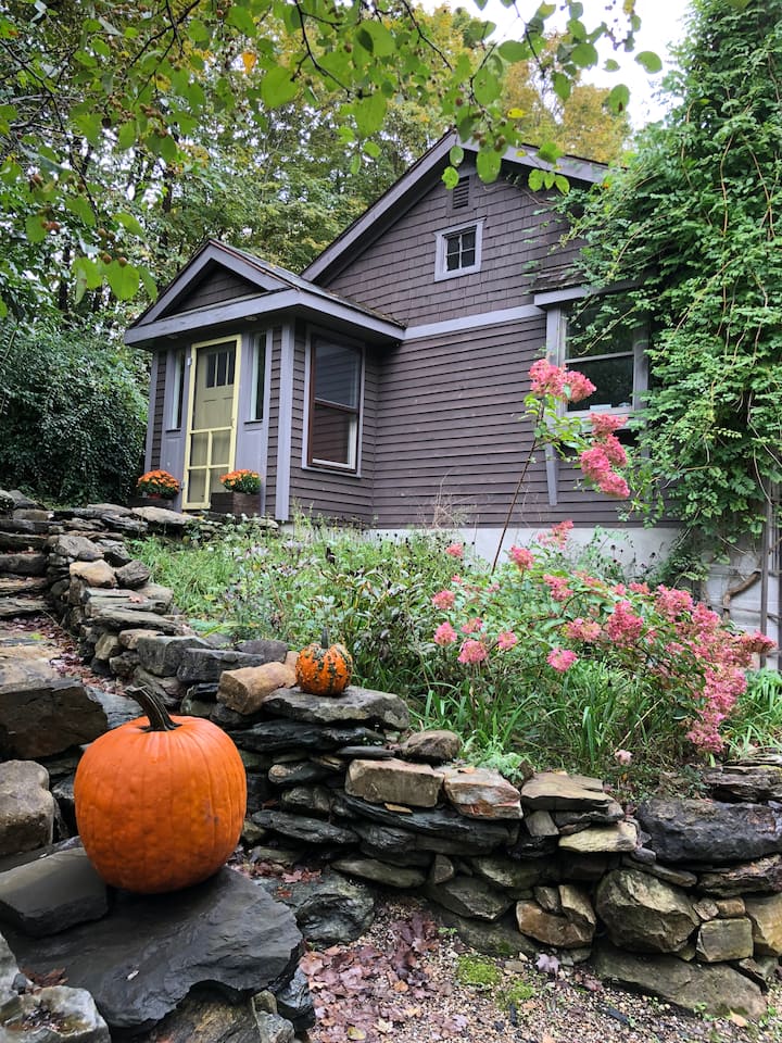 Bucolic Berkshires House - Bash Bish Falls State Park, Mt Washington