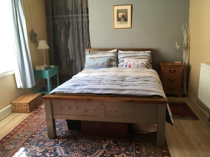 The Lute Player - Whitby