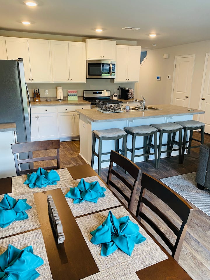 Summerville Townhouse W/ Pond View - Summerville, SC