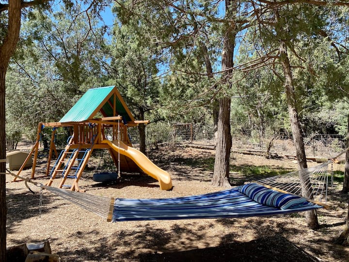 Cabin W/ Outdoor Fun! Firepit, Playset, Bbq & More - Payson, AZ
