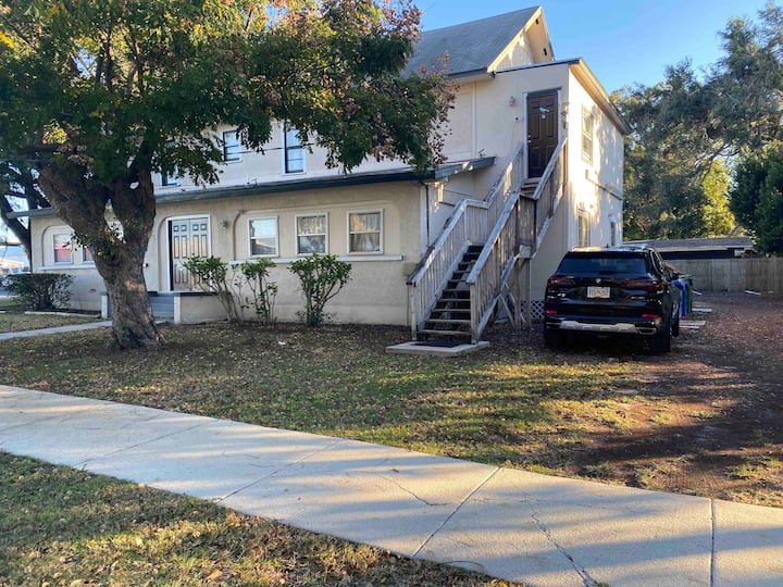 Birdsnest At Lake Howard Two Bedroom Apt - Winter Haven, FL