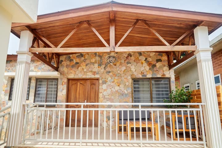 Charming Home Away From Home - Lomé