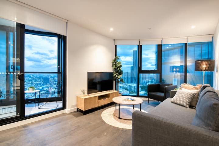 Million Dollar Views & Best Rooftop Pool In Aus! - Brisbane