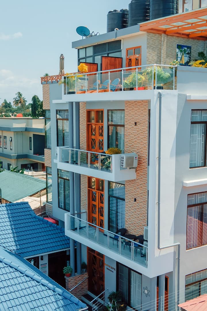 The Sunrise With Balcony View@ Arikays Homes. B-2 - Dar es Salam