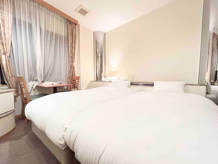 A4615/2 Mins Nippombashi Sta/6 Min Dotonbori/406 - Osaka