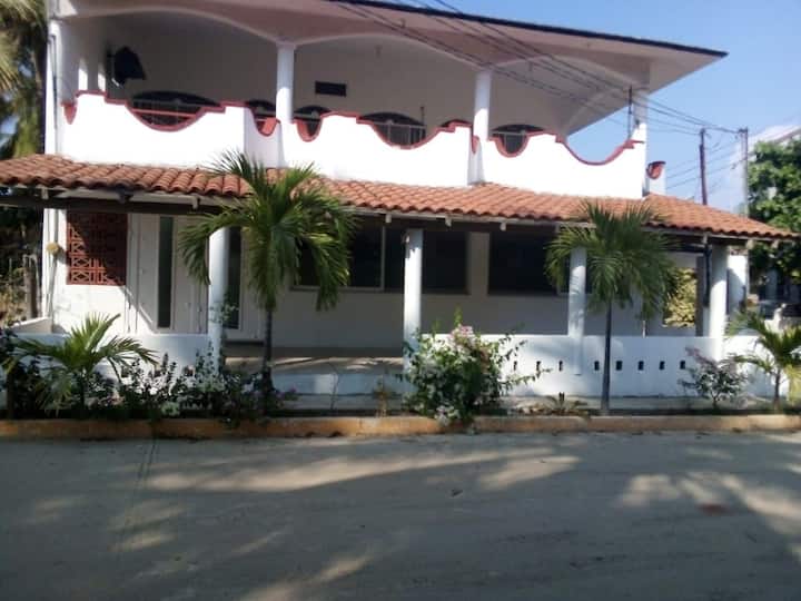 Casa De Los Profes - Playa Blanca, Mexico