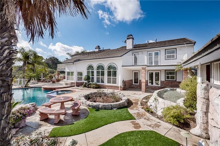 Luxury Hill Villa With Spectacular View - Yorba Linda