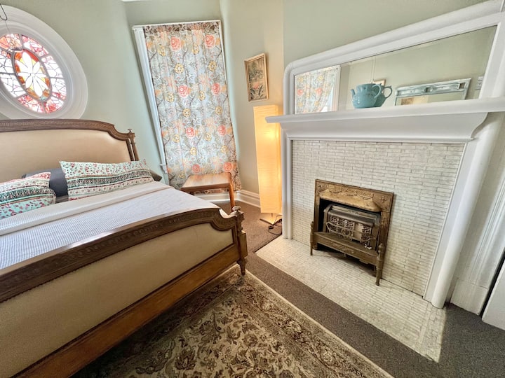 Lovely Spacious Victorian Bloomfield-friendship - Forest Hills, PA