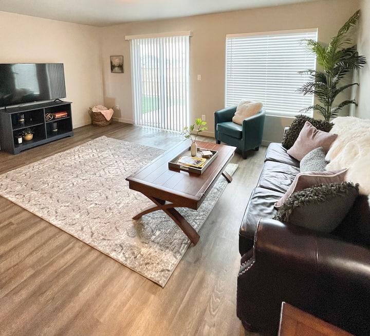 Bright & Spacious, 3bd King Suite! Short Stays! - Kennewick, WA